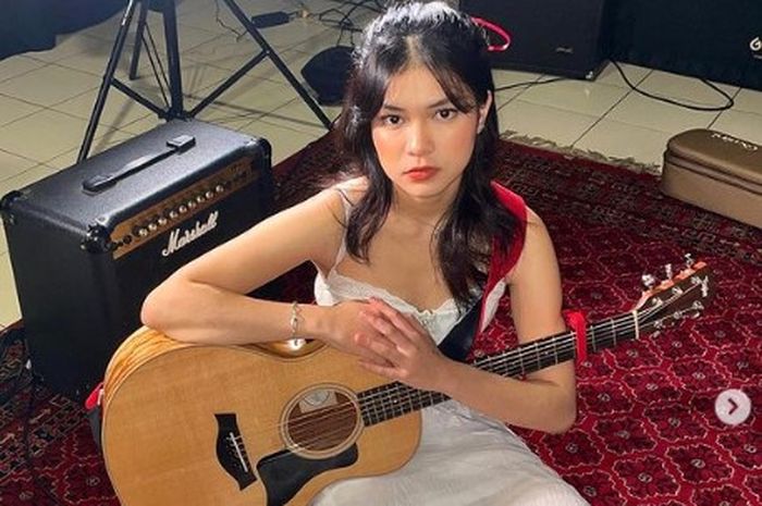 Lirik dan Makna Lagu Favorite Art dari Jasmine Nadya yang Sedang Viral - Sonora.id