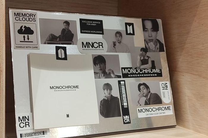 BTS Pop-Up: Monochrome resmi hadir di Metro Departement Store Gandaria City - Sonora.id