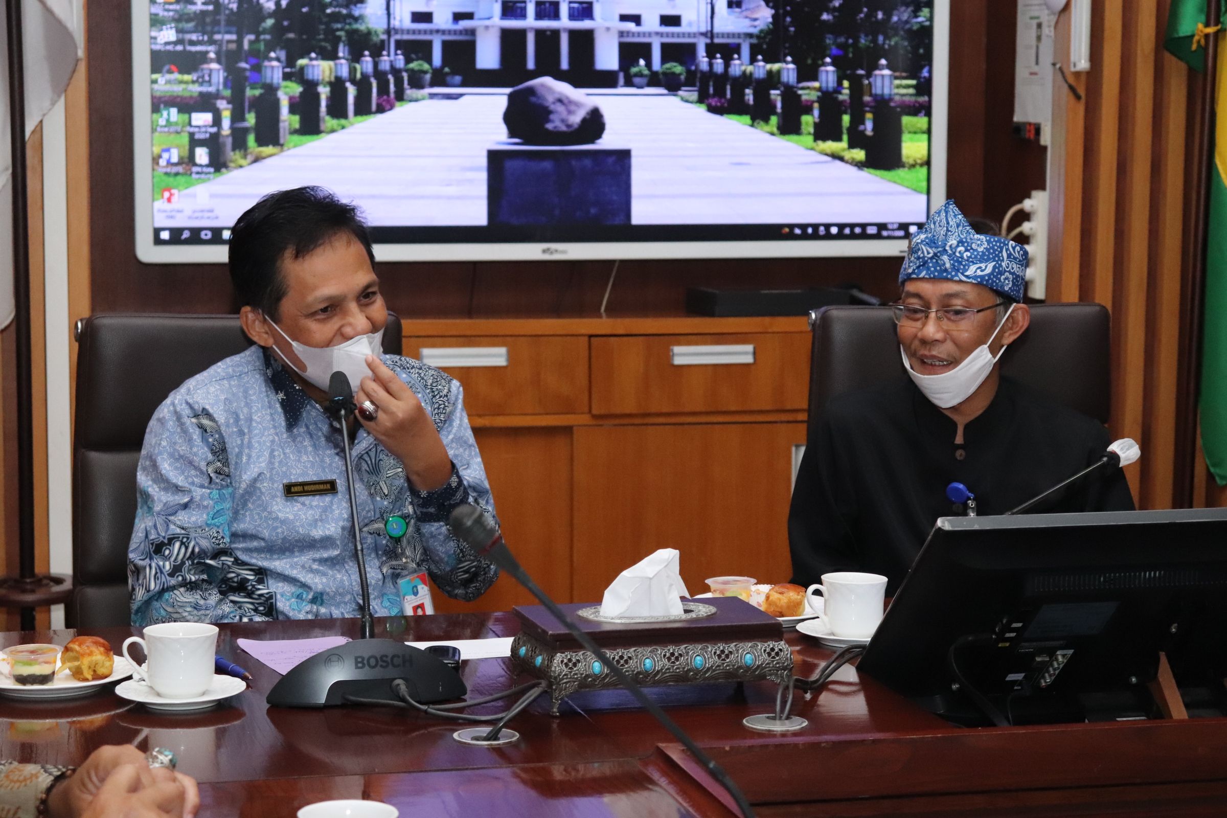 Pelajari Sistem Kehumasan, Pemkab Bangka Gelar Studi Tiru ke Bandung ... Pelajari Sistem Kehumasan, Pemkab Bangka Gelar Studi Tiru ke Bandung ...