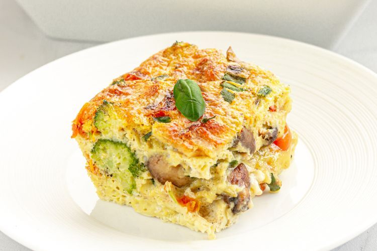 Kaserol Telur, Sajian Makanan Dipanggang Dalam Pinggan Tahan Panas ...