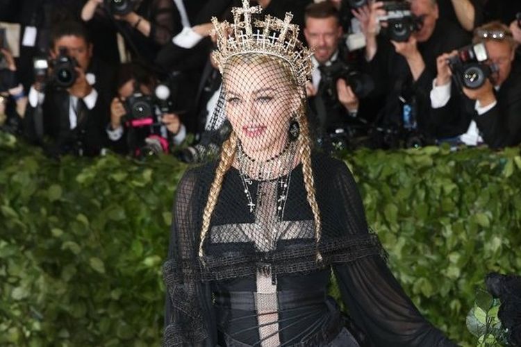 Sudah 29 Tahun Berlalu, Madonna Menyesal Sempat Tolak Peran Catwoman ...