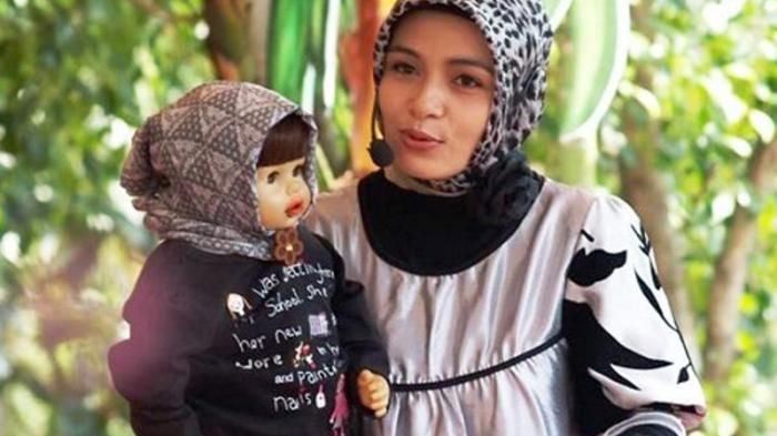 Ria Enes Cerita Awal Mula Ketemu Boneka Suzan Terkait Tren Spirit Doll ...