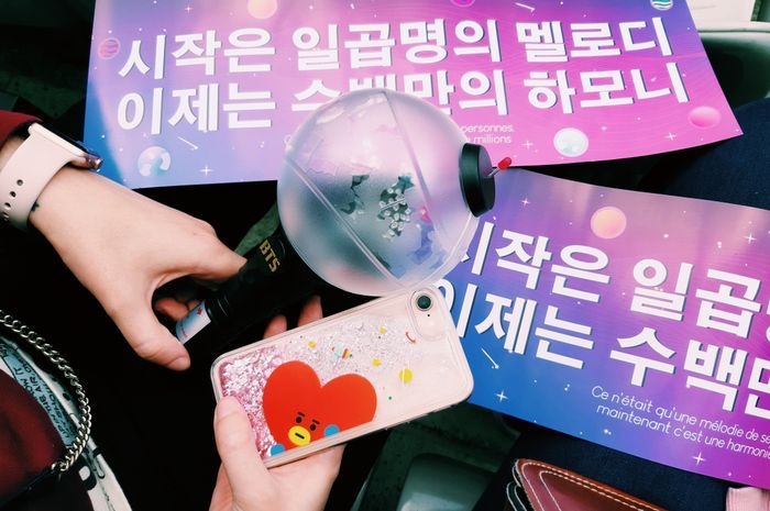 ARMY Wajib Merapat, Ini Rekomendasi Merchandise BTS yang Bisa Jadi ...
