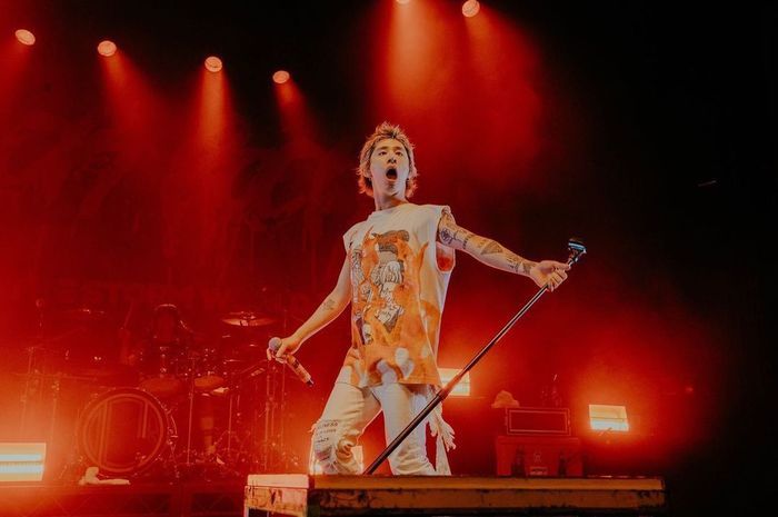 Rilis Single Terbarunya 'Save Yourself', Taka: ONE OK ROCK is BACK ...