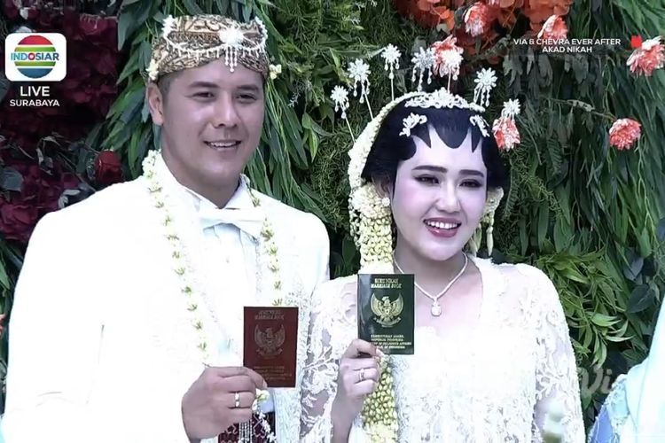 Kisah Cinta Via Vallen dan Chevra Yolandi hingga Keduanya Resmi Menikah ... Kisah Cinta Via Vallen dan Chevra Yolandi hingga Keduanya Resmi Menikah ...