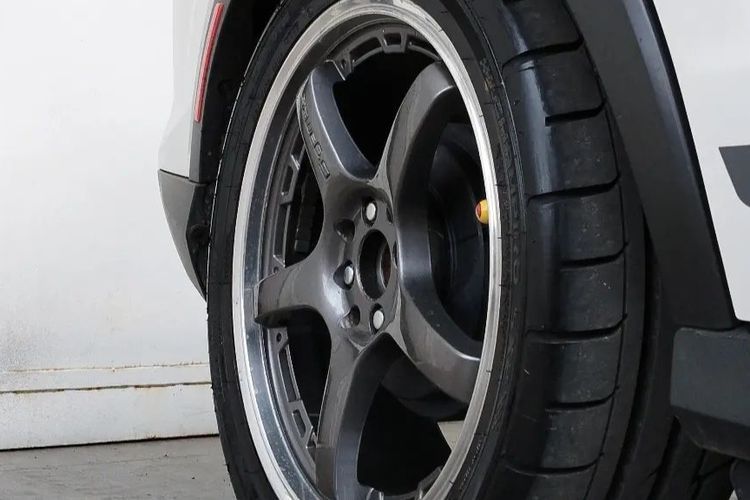 Menggunakan Ban Tipis, Tekanan Udara Baiknya Dibuat Keras atau ...