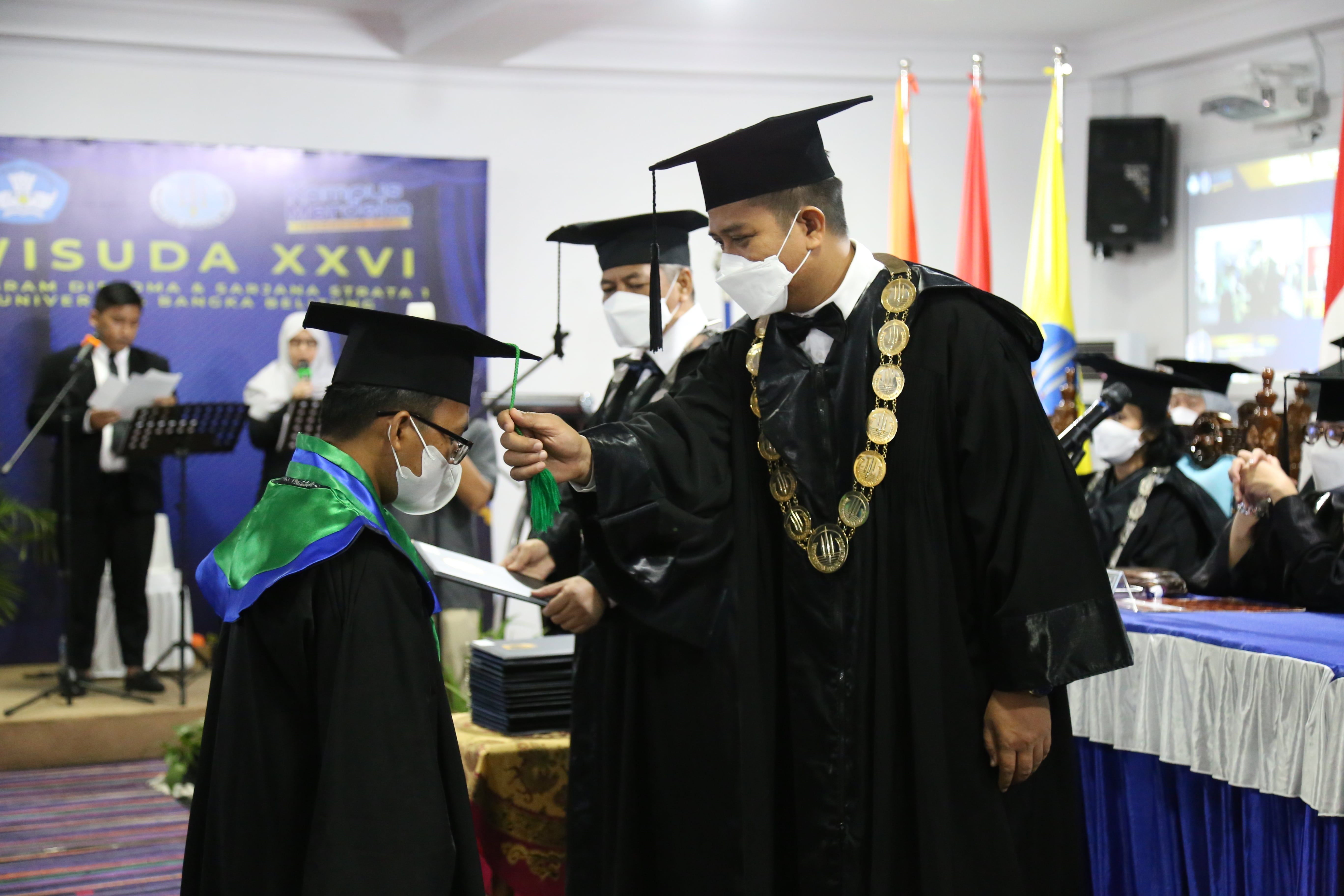 Gelar Wisuda ke XXVI, Rektor UBB Berikan Tiga Modal Dasar Menjadi ...