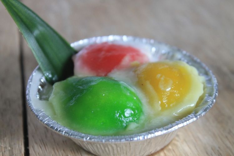 Kenyal Dan Legit, Berikut Ini Cara Membuat Kue Mendut Unti Kelapa ...