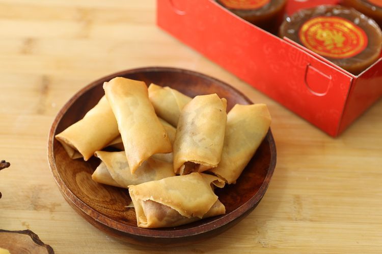 Meleleh Ketika Digigit, Berikut Cara Membuat Lumpia Kue Keranjang ...