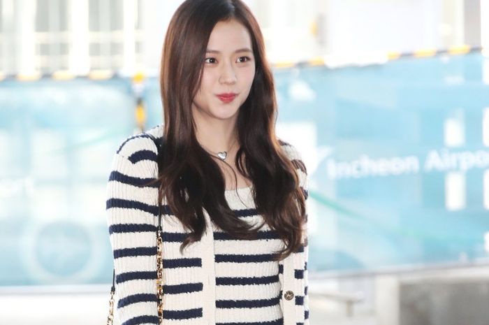 Lihat Yuk Penampilan Casual Jisoo BLACKPINK Curi Perhatian Banjir ...