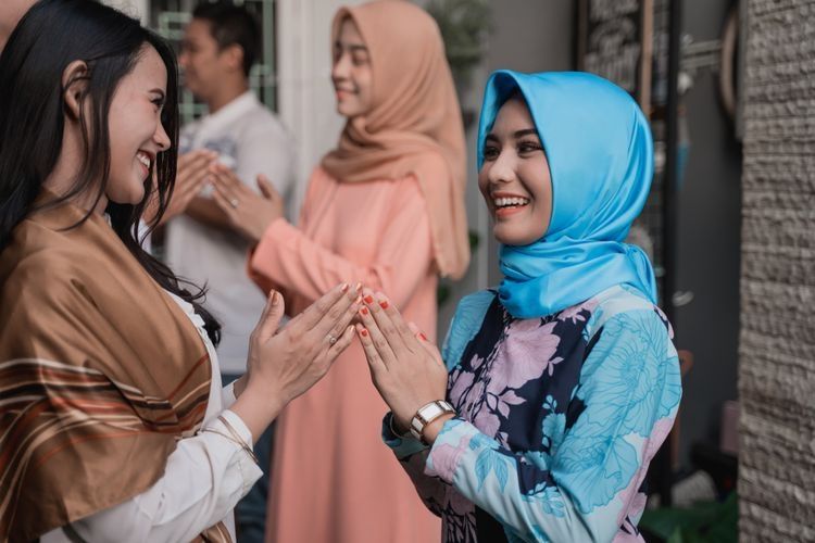 Ini Penjelasan dan Sejarahnya, Kenapa Lebaran Identik dengan Baju Baru ...