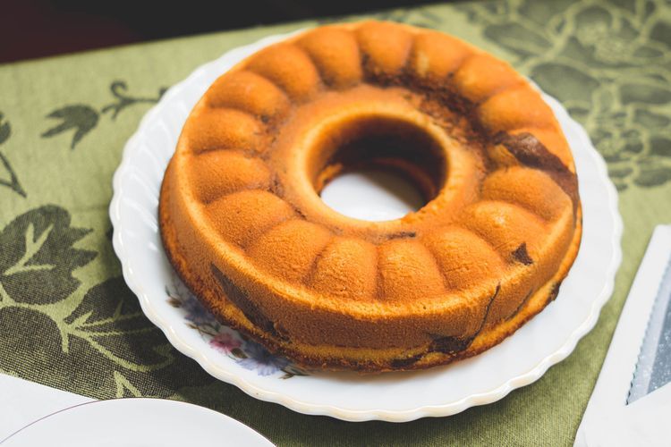 Mirip Di Toko Roti, Berikut Cara Membuat Bolu Susu Cokelat Keju ...