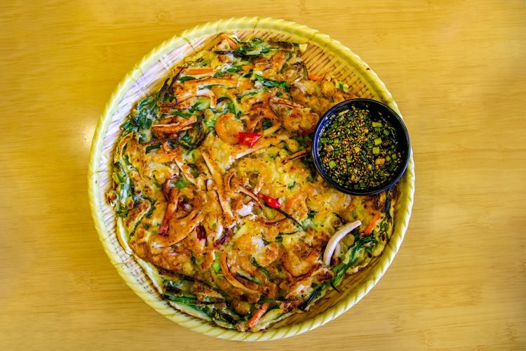 Sajikan Dengan Saos, Berikut Resep Seafood Pancake Ala Korea - bangka ...