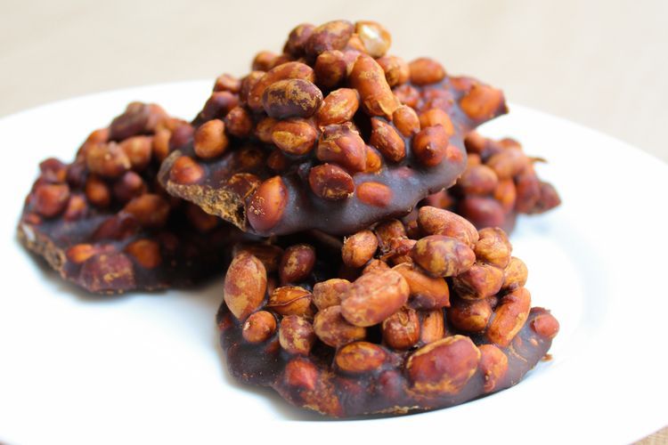 Antigosong dan Manisnya Pas, Berikut Cara Membuat Ampyang Kacang ...