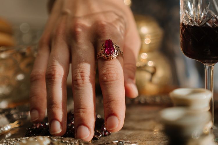 Manfaat Batu Ruby dan Zodiak yang Paling Cocok Untuk Memakainya - Semua ...