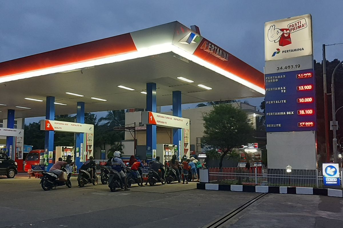 Pertamina Akan Tegur SPBU yang Beri Biaya Tambahan untuk Pembelian BBM ...