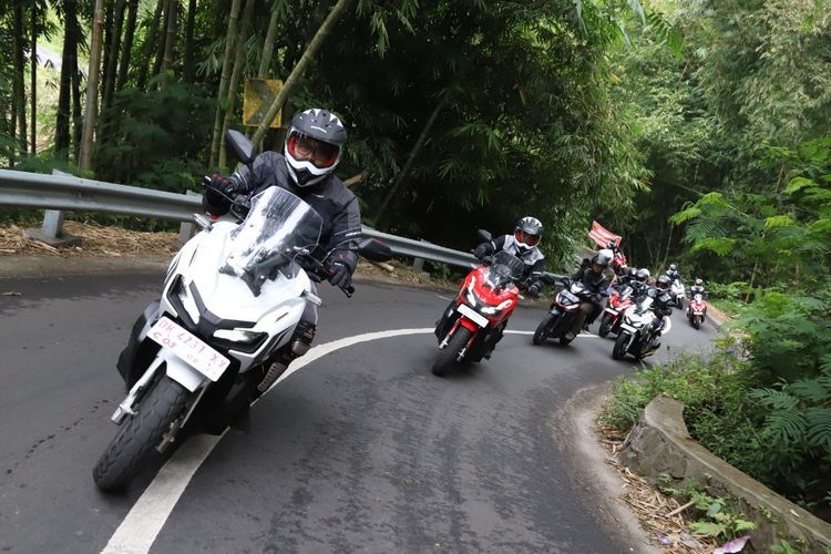 Cara Untuk Mengerem Motor Matik di Turunan Curam dan Panjang - bangka ...