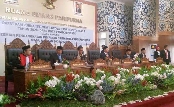 DPRD Pangkalpinang Gelar Paripurna Penyampaian Raperda APBD TA 2025 - bangka.sonora.id
