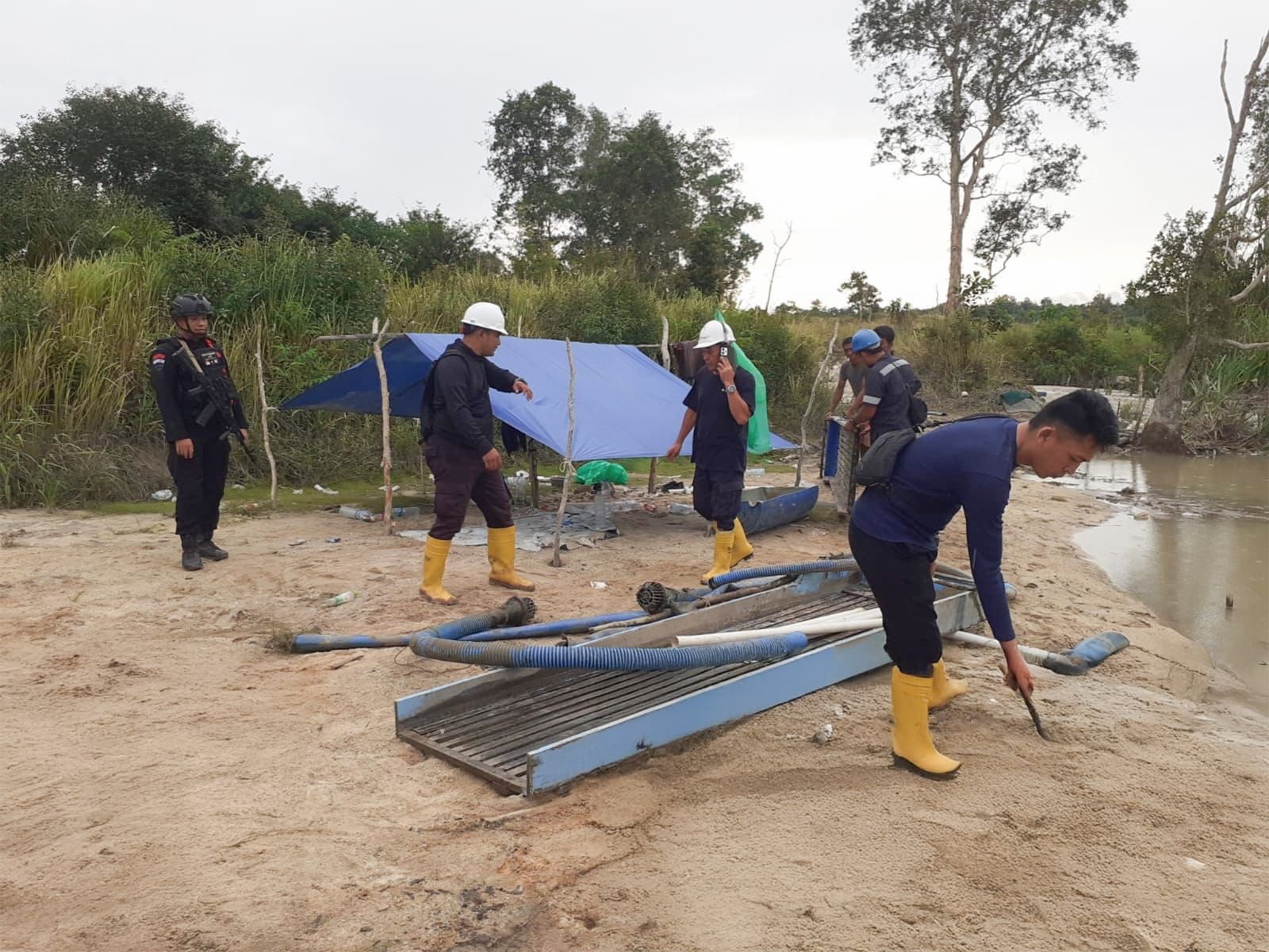PT Timah Tbk Bersama Tim Gabungan Tertibkan Tambang Ilegal di Belitung - bangka.sonora.id