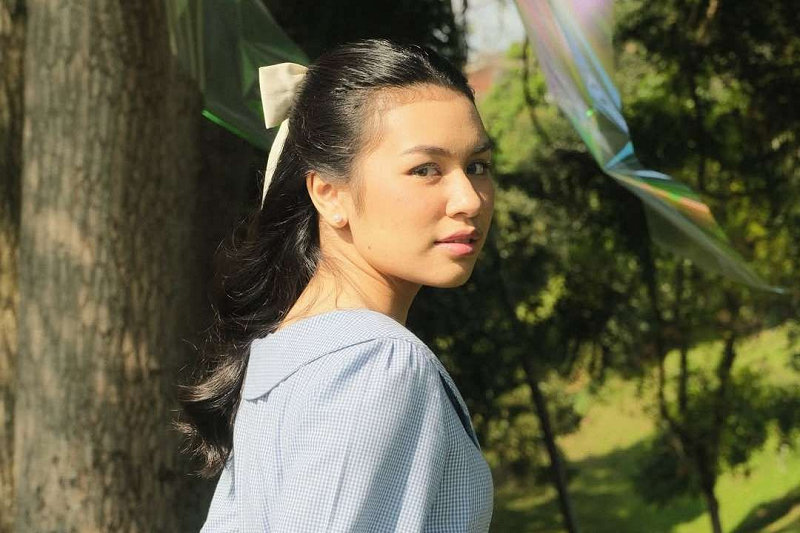 Makna Mendalam di Balik Lirik Lagu Berkaca-kaca Vanessa Zee Idol ...