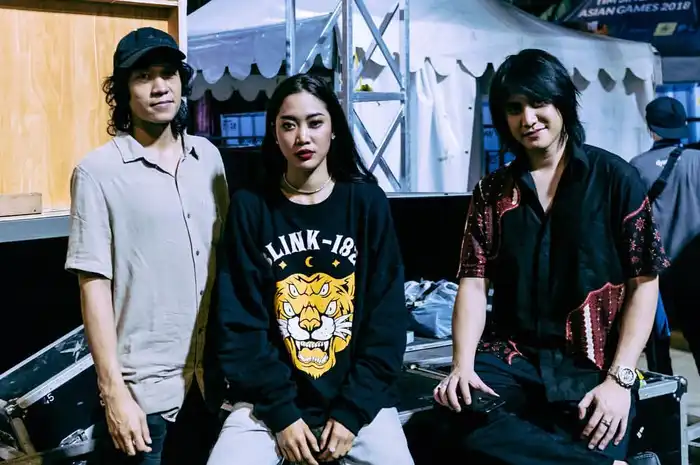 Lirik Lagu 'Perih' – Vierratale, Aku Kan Bertahan Meski Takkan Mungkin ...