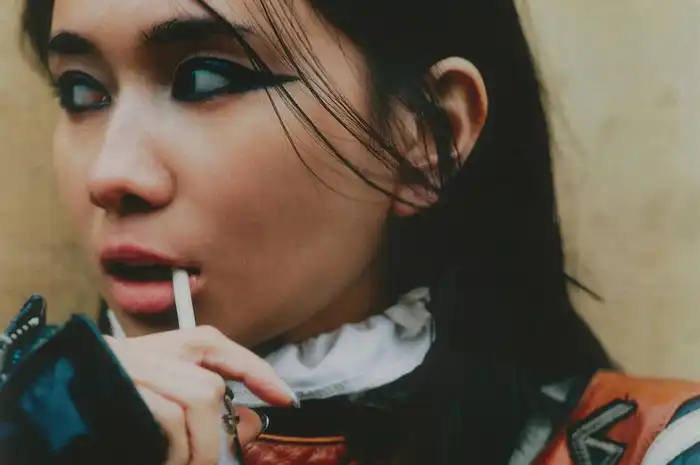 Lirik Lagu 'Paths' – NIKI, Lengkap dengan Terjemahan Bahasa Indonesia ...