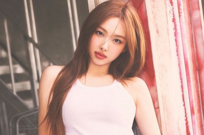 Lirik Lagu HalliGalli - Nayeon TWICE, dengan Terjemahan Indonesia dan Inggris - Sonora.id