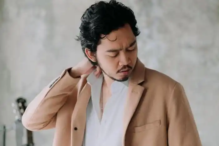 Lirik Lagu One Only - Pamungkas, Lengkap dengan Terjemahan - Sonora.id