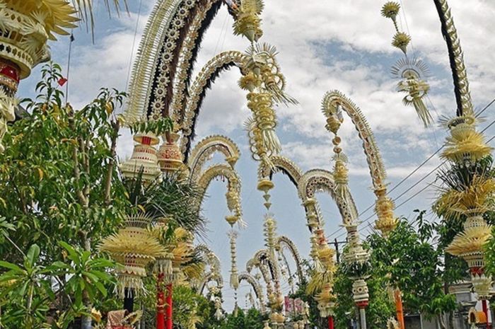 Makna Penjor Bagi Umat Hindu, Saat Hari Raya Galungan dan Kuningan ...
