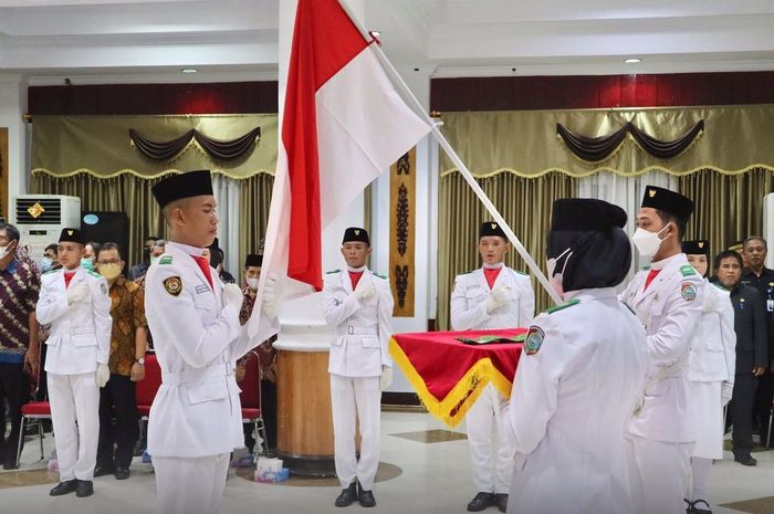 Erlina Beri Motivasi Untuk Menjadi Pribadi Berkualitas Pada Kegiatan ...