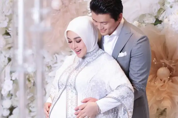 Syahrini Hamil Anak Pertama di Usia 43 Tahun, Tips Sehat Hamil di Usia ...