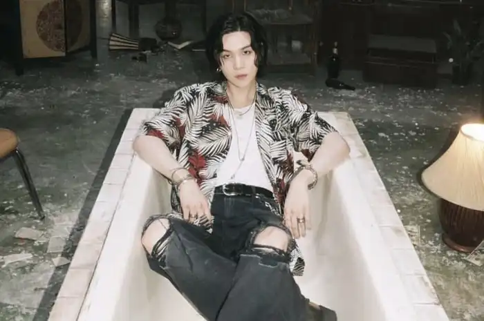 Lirik dan Terjemahan Lagu Snooze – Agust D (Suga BTS) ft. Ryuichi Sakamoto, Woosung - Sonora.id