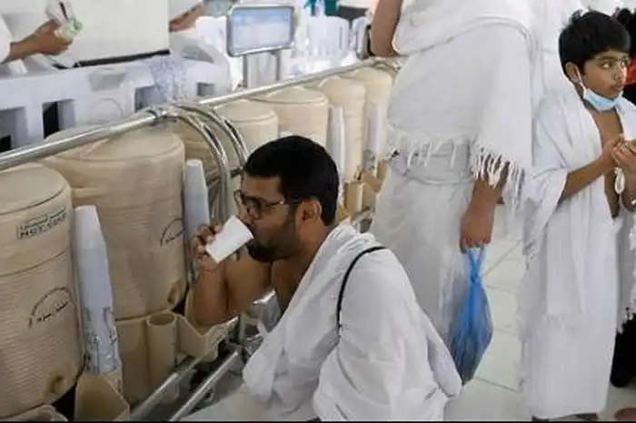 Doa Minum Air Zam-Zam Sesuai Sunnah: Arab, Latin dan Arti beserta ...