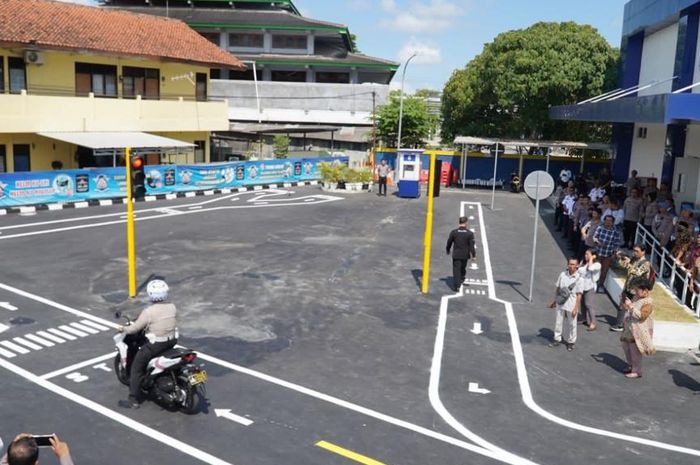 Polda DIY Melaksanakan Pengkajian dan Pengecekan Konsepsi Uji SIM Roda ...