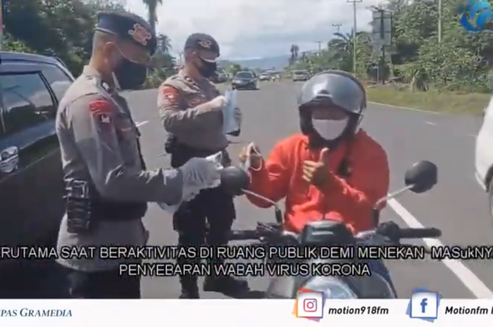 Tekan Penyebaran Virus Korona Polda Sulut Bagikan Sejuta Masker Kepada ... Tekan Penyebaran Virus Korona Polda Sulut Bagikan Sejuta Masker Kepada ...