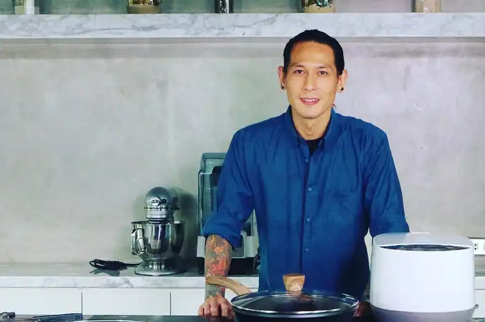 Chef Juna Positif Covid-19, Tak Bisa Rayakan Ultah Kekasihnya - Sonora.id