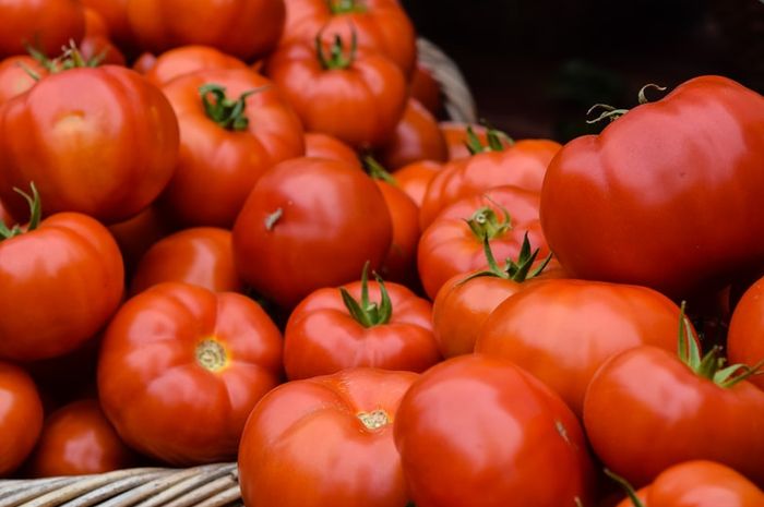 10 Manfaat Masker Tomat untuk Kecantikan Wajah, Mudah dan Ampuh ...