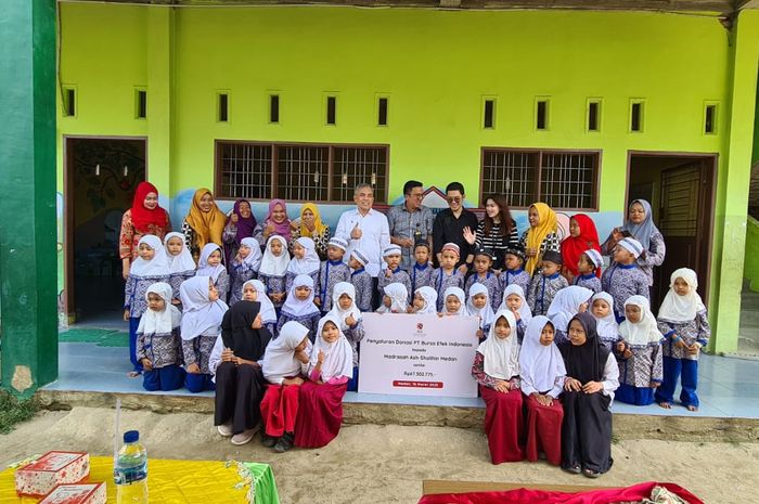 Wujud Kepedulian Sosial, BEI Salurkan Bantuan ke Madrasah Ash-Sholihin ...