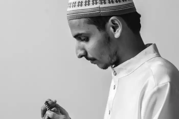 Bacaan Sholawat Ahlul Mahabbah Lengkap: Arab, Latin dan Artinya - Sonora.id