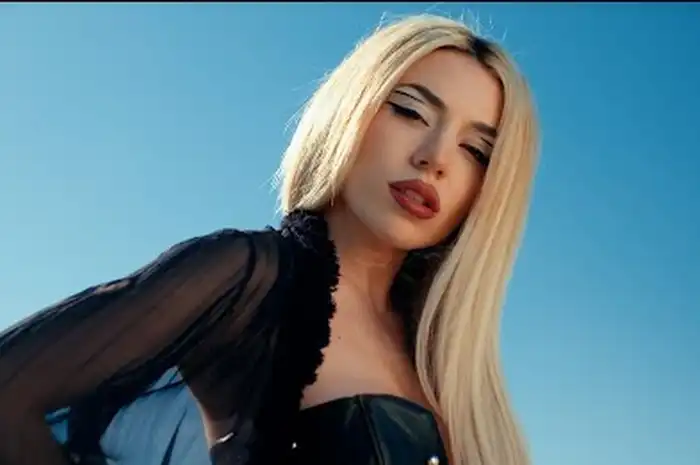 Lirik Lagu My Oh My Ava Max Dengan Terjemahan Sonoraid