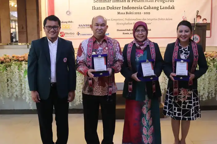 Pengurus IDI Cabang Kabupaten Landak Periode 2022-2025 Resmi Dilantik - Sonora.id
