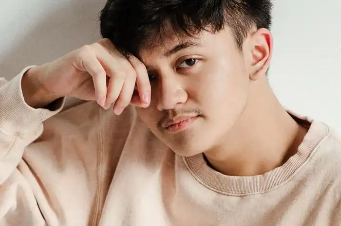 Lirik Lagu 'take me home' - Arash Buana, Tentang Patah Hati - Sonora.id