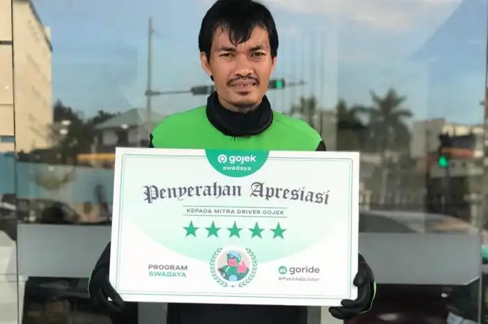 Kisah Inspiratif Driver Gojek yang Lindungi Pesanan GoFood dari ...