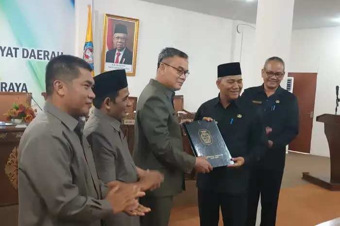 Sembilan Fraksi DPRD Kubu Raya Setujui Raperda RPJPD TA 2025 – 2045 Disahkan Jadi Perda - Sonora.id