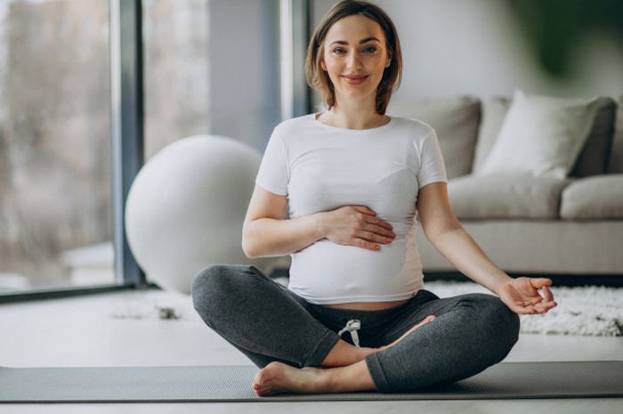 8 Gerakan Senam Hamil Trimester 3 Lengkap dengan Berbagai Manfaatnya - Sonora.id