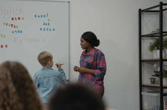 5 Contoh Descriptive Text Bahasa Inggris Beserta Struktur dan Artinya ...